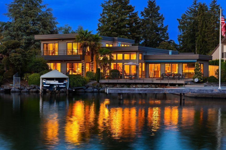 Lake Life Seattle - Life is better on the water.