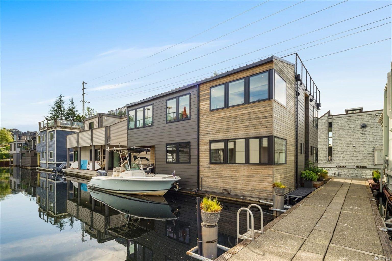 Houseboat vs Floating home - Lake Life Seattle
